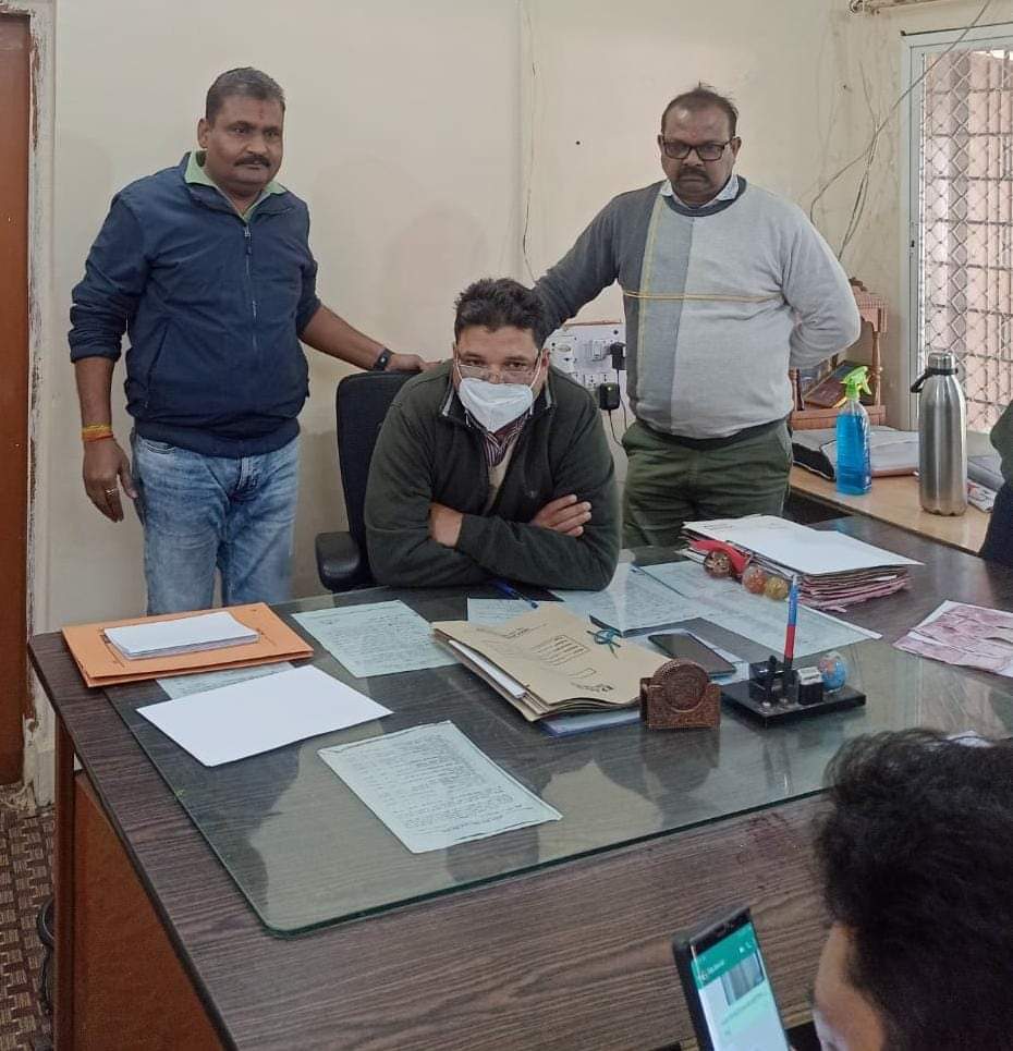 EOW की कार्रवाई, 20 हजार की रिश्वत लेते पकड़ाए जनपद CEO | Wardiwala